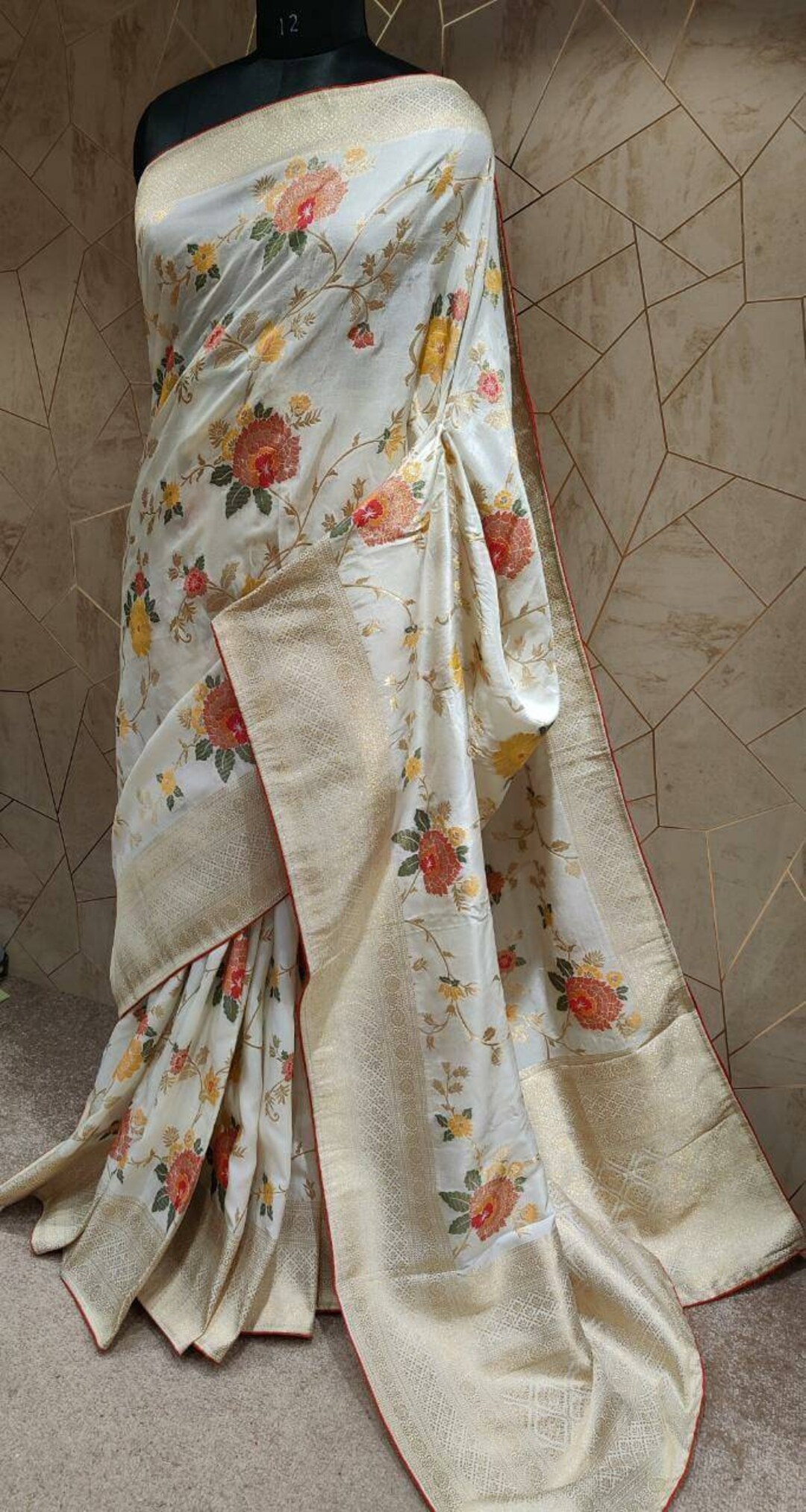 Pure Munga Silk Saree With Allover Weaving Work and Unstich Blouse ...