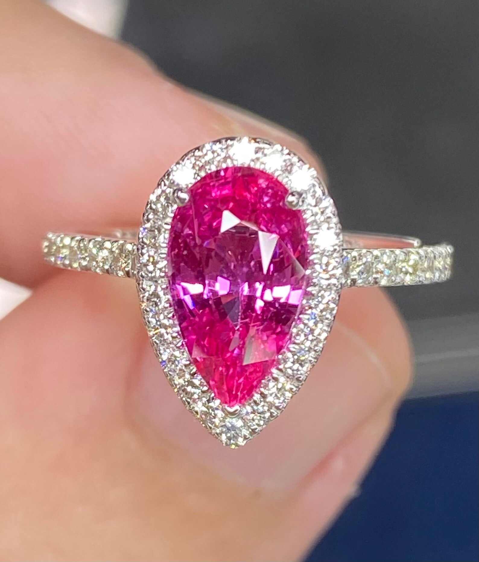 Exceptional GRS Unheated 3 Ctw Neon Pink Sapphire & E VVS - Etsy