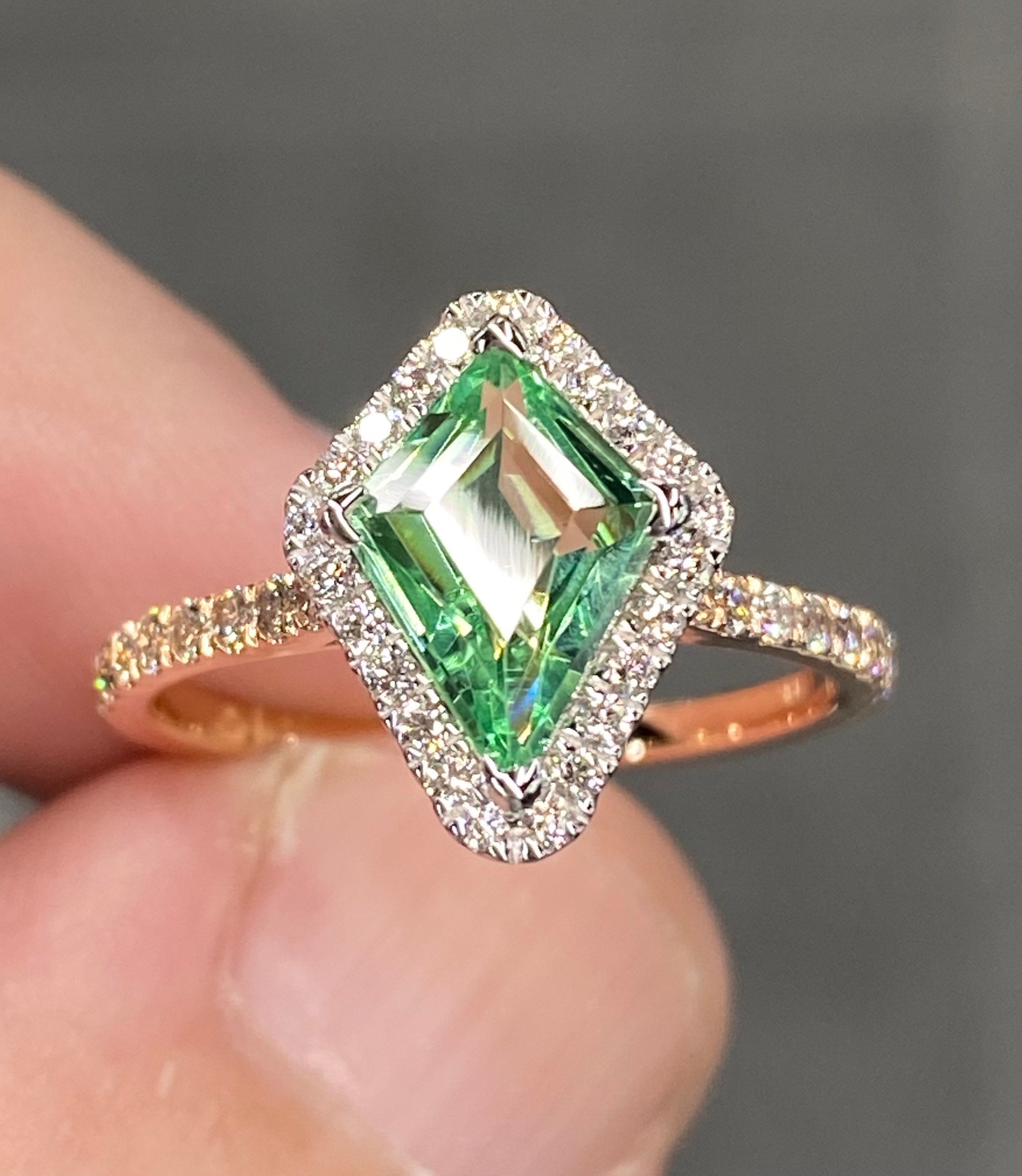 Stunning 2 Ctw Kite Cut Merelani Mint Garnet & VVS Diamond 2 Tone White ...