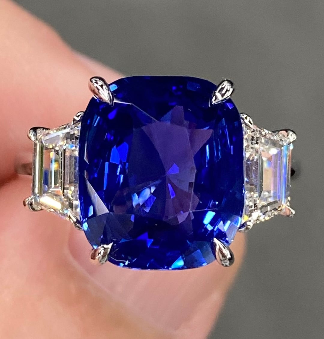 Incredible GIA 8.2 Ctw Royal Blue Sapphire & D VVS Diamond 18K White ...