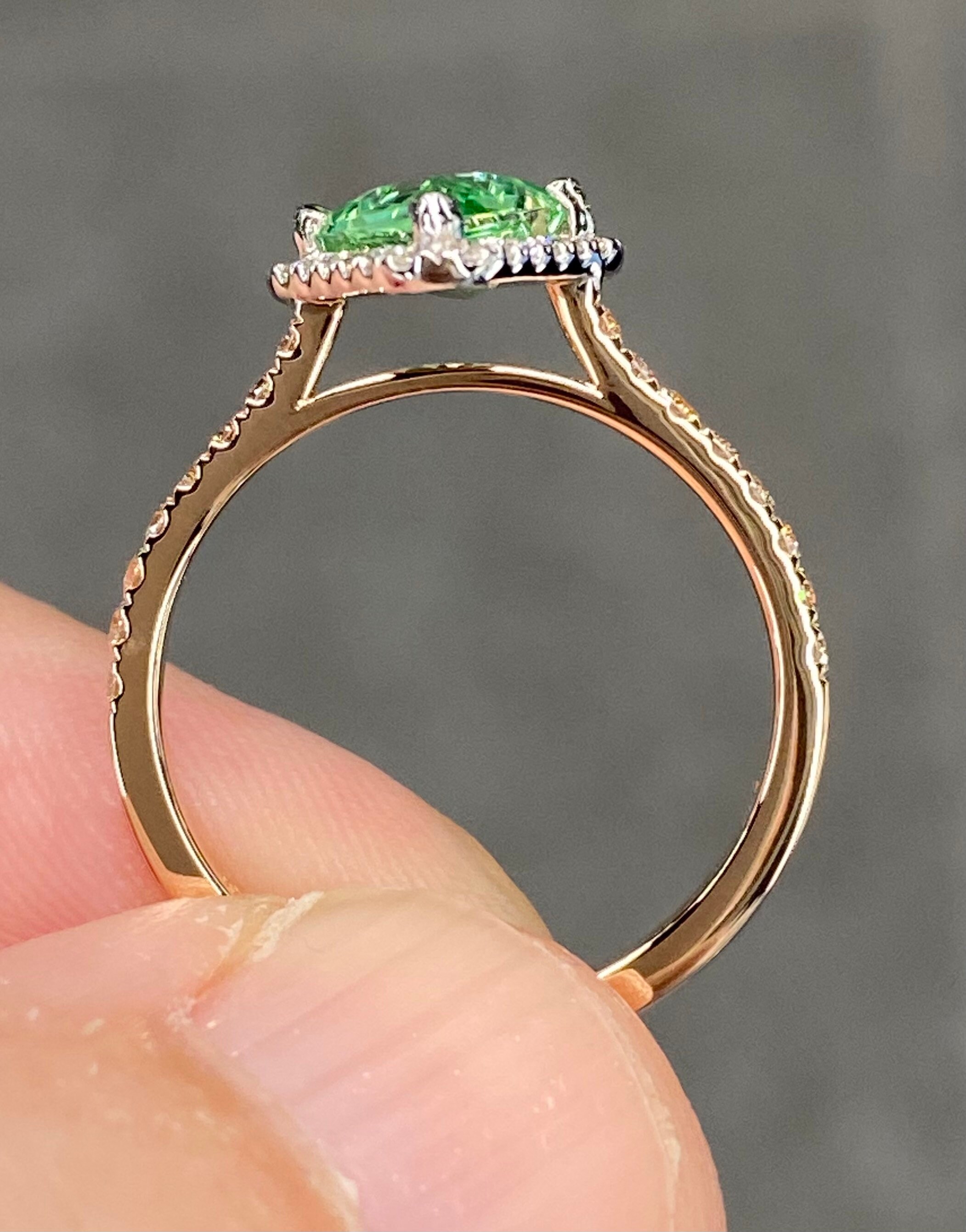 Stunning 2 Ctw Kite Cut Merelani Mint Garnet & VVS Diamond 2 Tone White ...