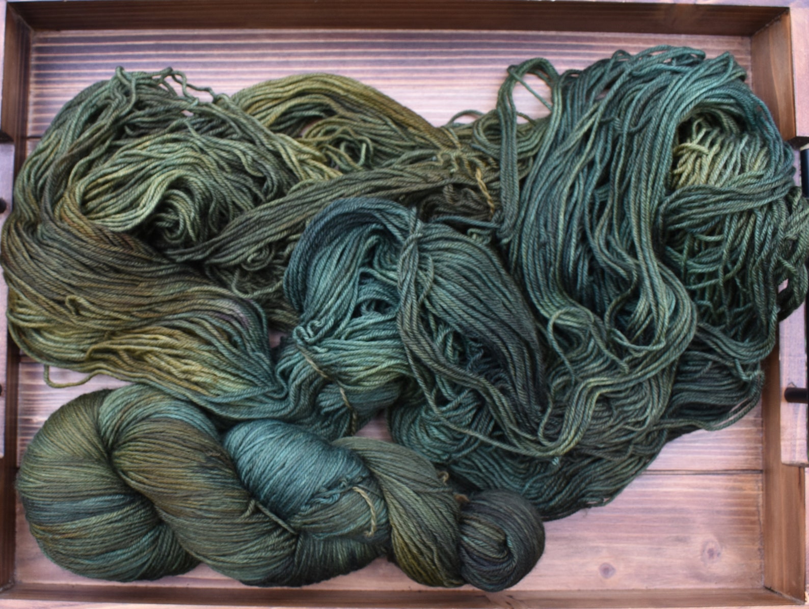Fern Cliff: Dark Olive Green Yarn. Hand-dyed Wool Yarn. Tonal - Etsy