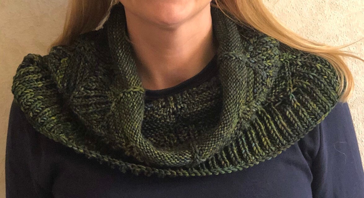 Hand Knit Merino Wool Cowl/shrug in Deep Green - Etsy