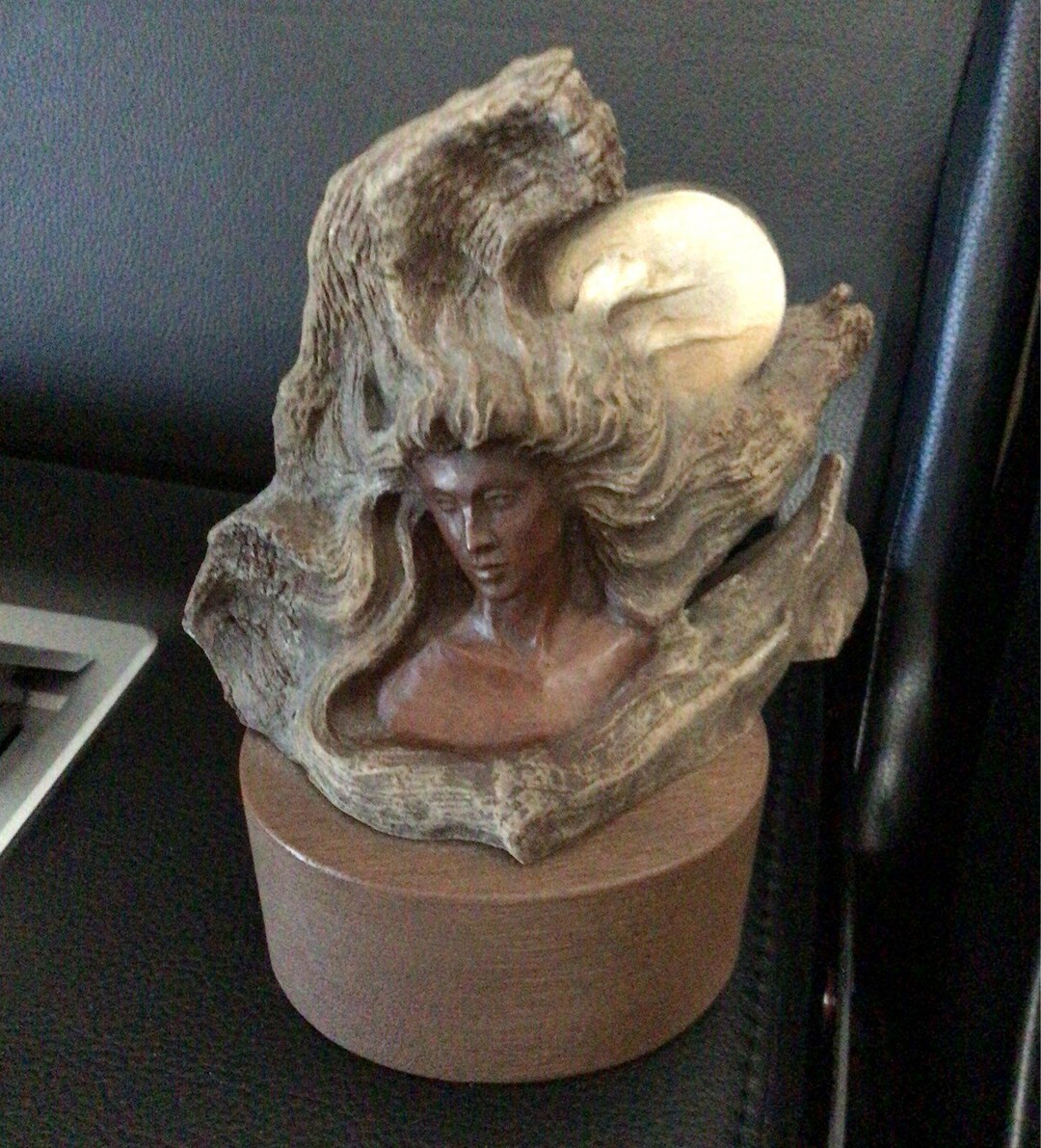 Cain Lady Reflecting Statue #939/5000 From 1989 - Etsy