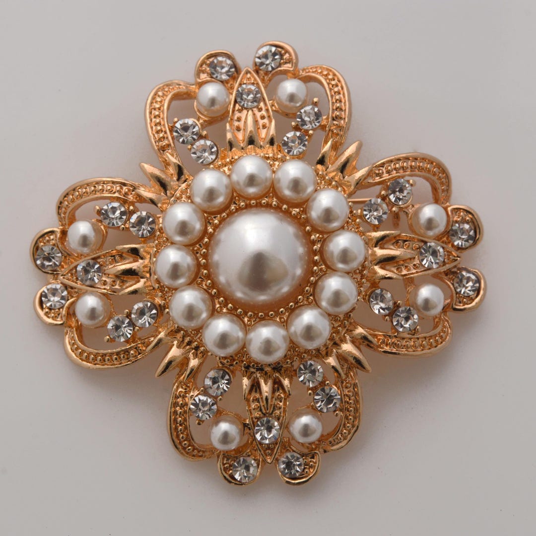 Gold Vintage Brooch - Etsy