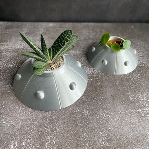 UFO Planter - Flying Saucer Pot - Cute Alien Spaceship Planter - Gift ...