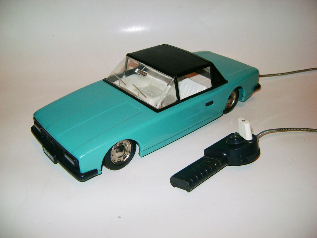 Mechanical Flexible Cable Toy Tin Litho Pressed Steel Car VAZ 2101 Lada ...