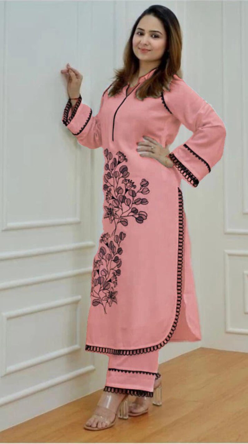Kurta Pent, Baby Pink Dress, Punjabi Dress, Embroidry Designs, Kurta ...