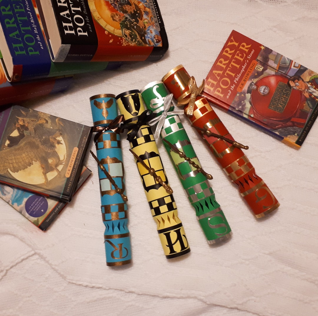 Harry Potter Hogwarts Houses With Wizard Wand Christmas Crackers - Fill ...