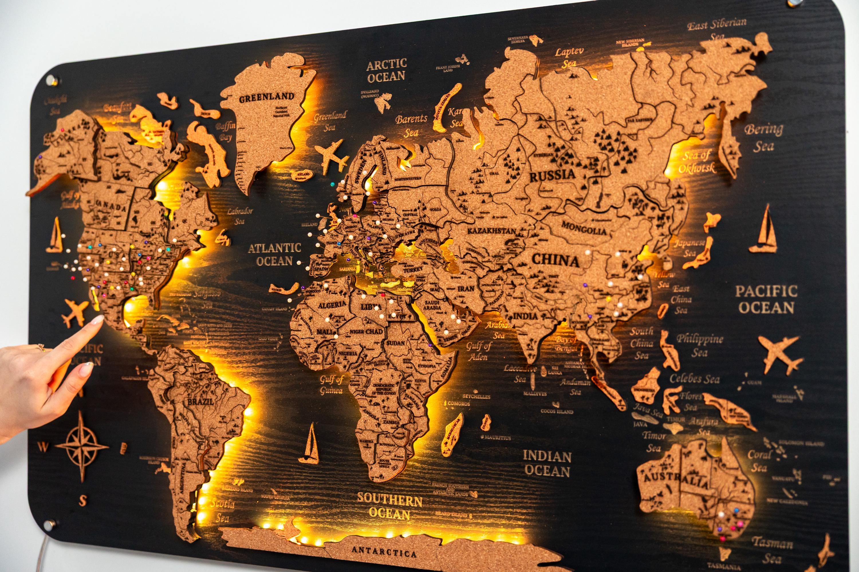 LED Cork World Map – Wooden Travel Pin Board, Home Decor - Etsy