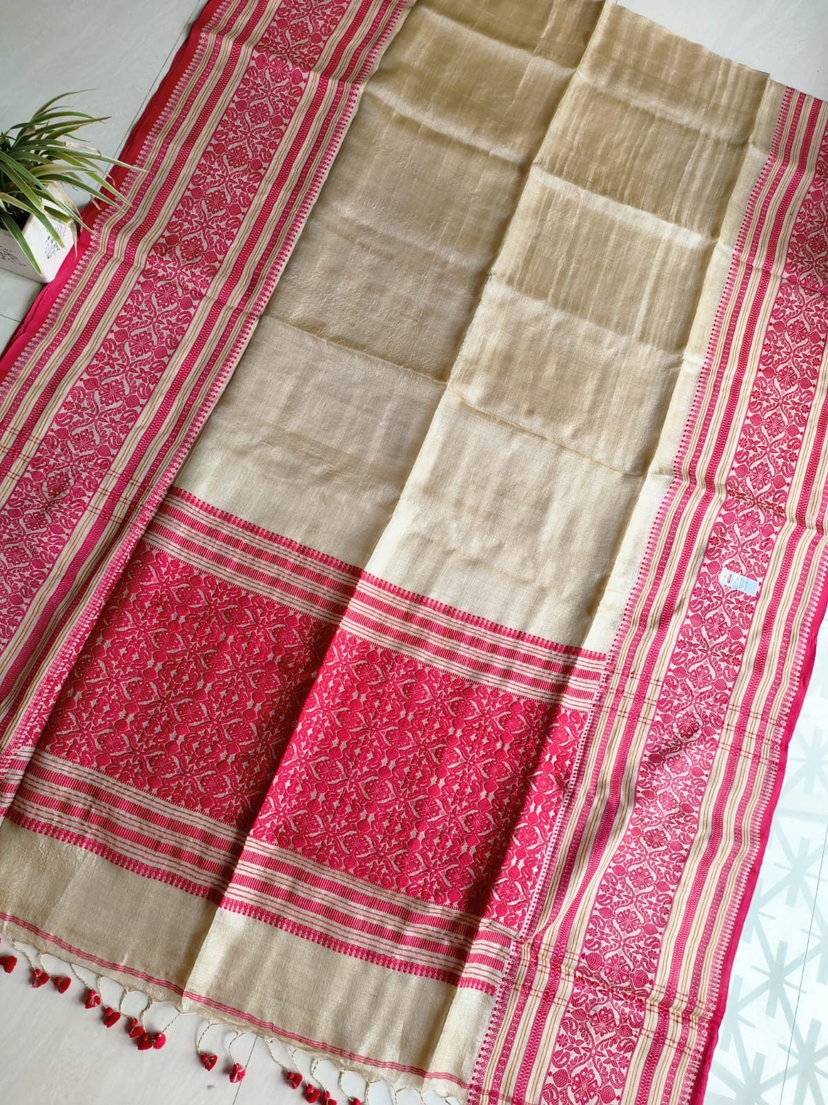Jamdani Saree in Pure Gachhi Tussurred Border off White Saree ...