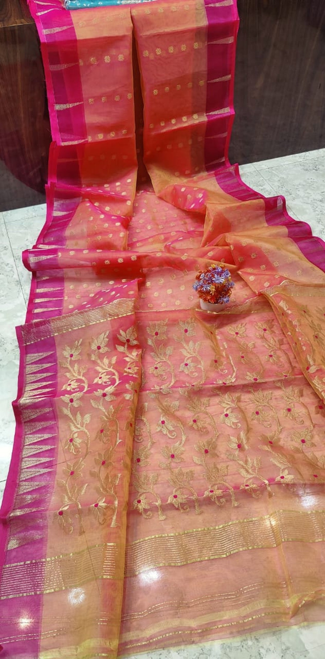 Pure Muslin Saree/ Beautiful Dual Color Zari Weaving Pure Muslin Saree ...