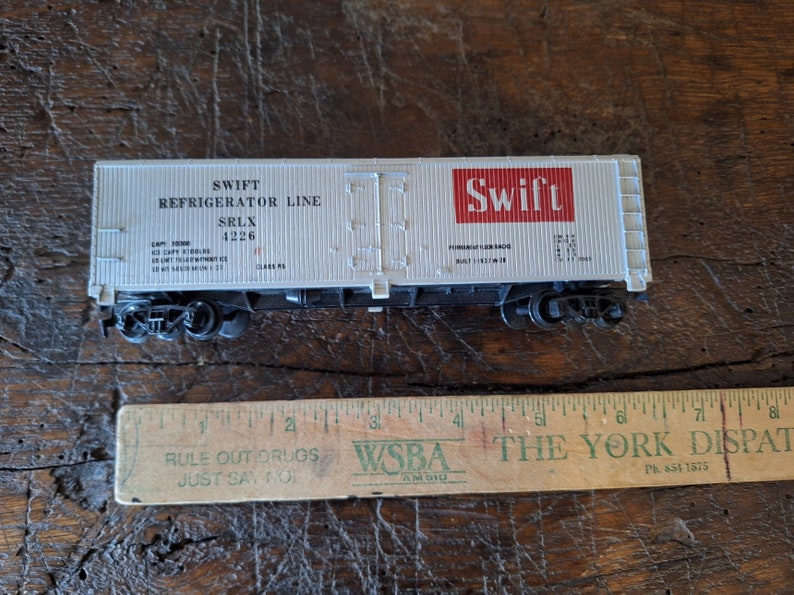 Vintage Tyco Swift Refrigerator Reefer Car 40 Foot 329A for HO Scale ...