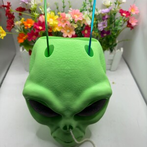 Alien Yarn Bowl With Tool Holes | 3D Printed | Alien Head Yarn Bowl ...