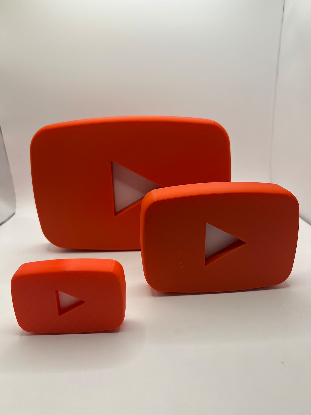 Youtube Play Button Sign 3D Printed Game Room Decor Shelf Decor Man ...