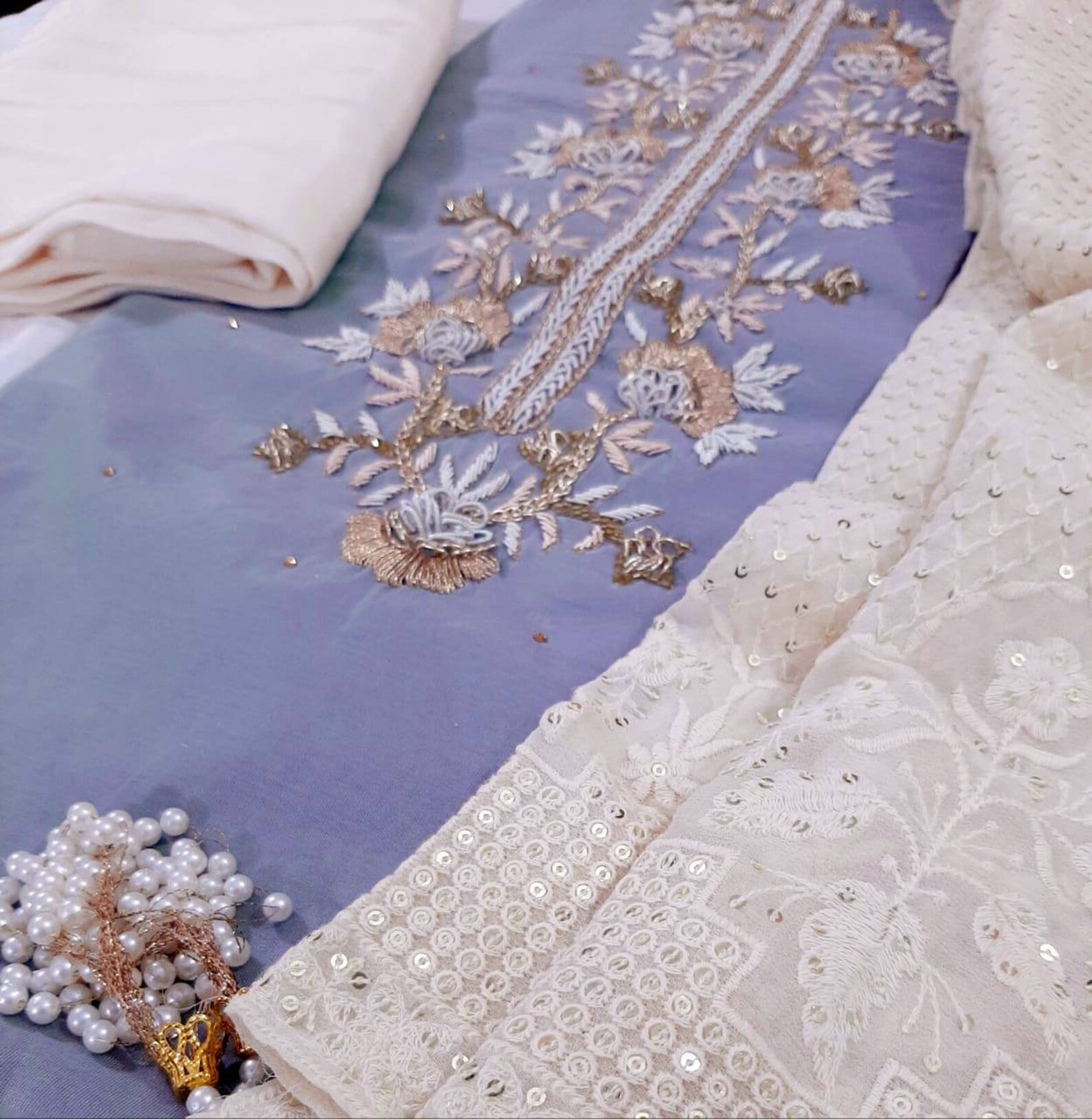 Atharva Hand Embroidered Salwar Kameez Elegant Embroidered Neck/dabka ...