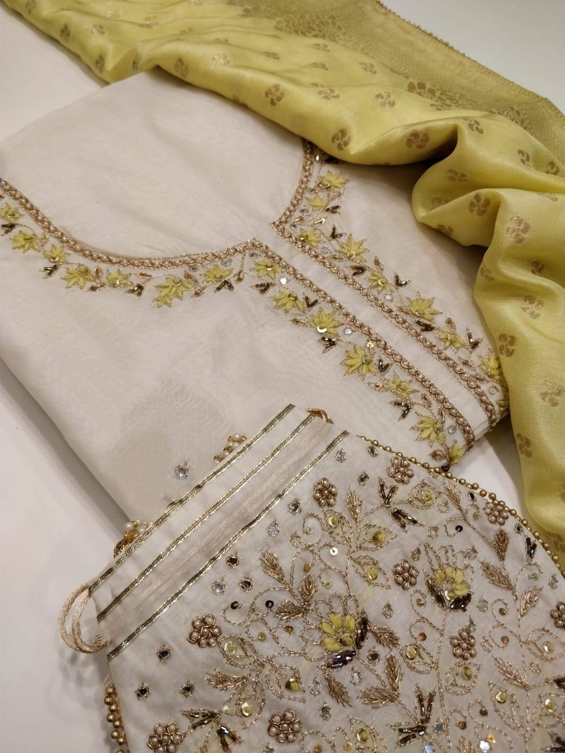 ATHARVA Hand Embroidery Salwar Kameez/embroidery Neck Peach White ...