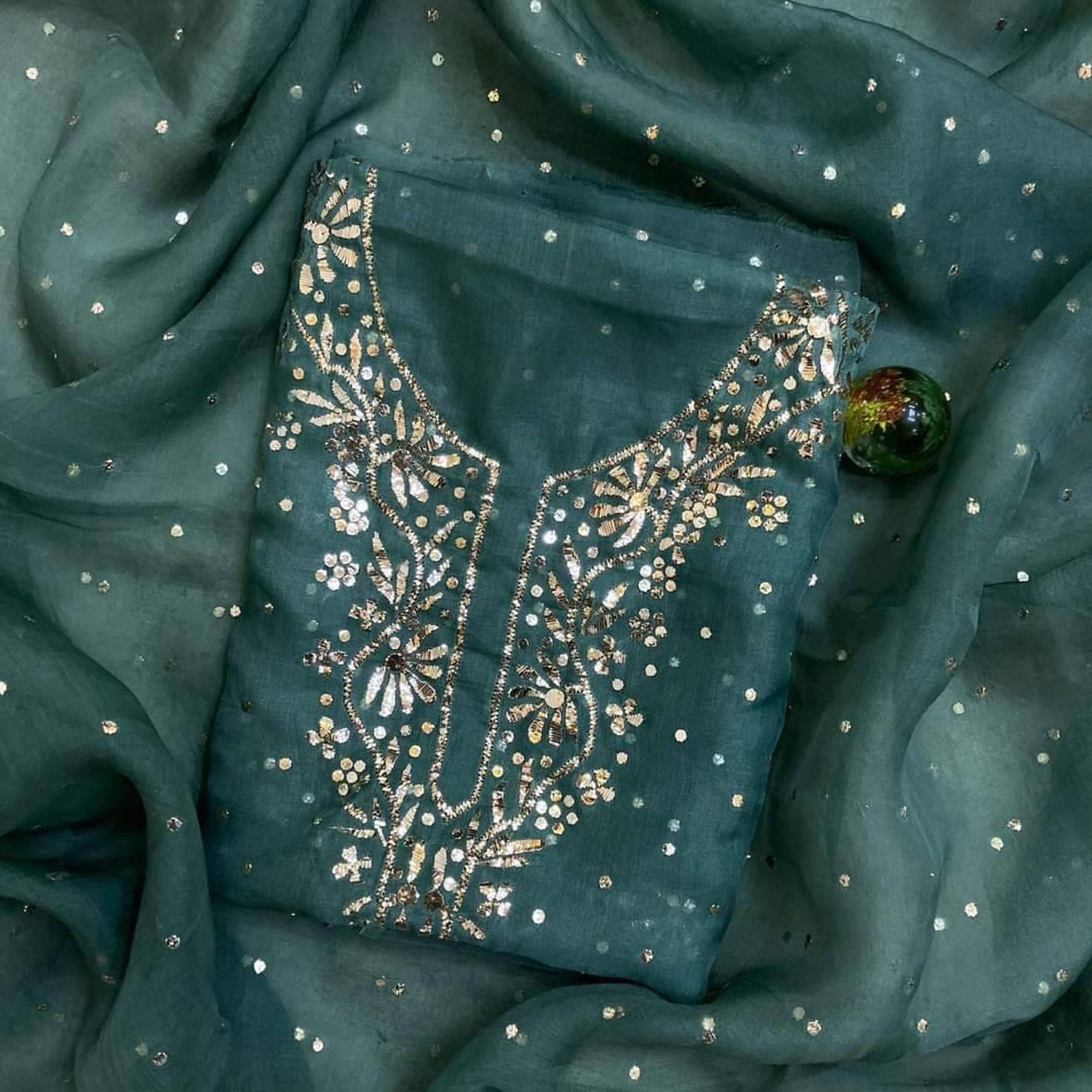 ATHARVA Hand Embroidery Salwar Kameez/lucknowi Mukaish Embroidery ...