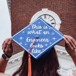 Personalized This is What an Engineer Looks Like Graduation Cap Topper ...