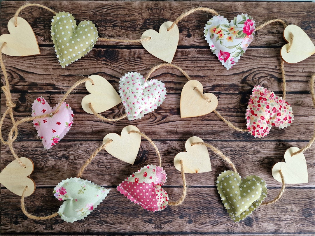 Ditsy Floral Padded Fabric & Wooden Hearts Garland | Shabby Chic ...