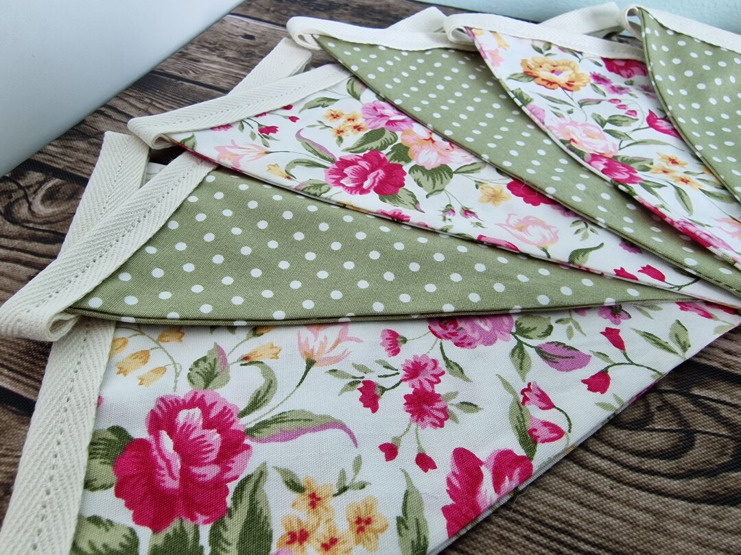 Vintage Style Wild Pink Flowers & Sage Spotted Double Sided Fabric ...