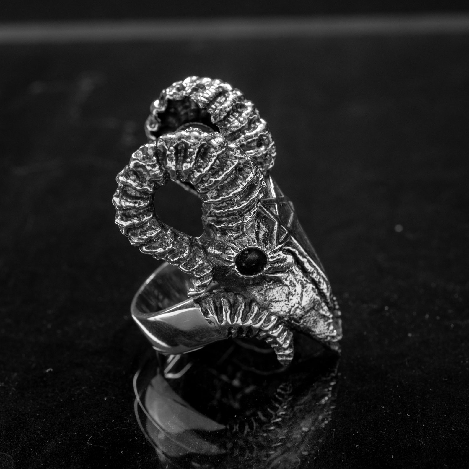 Horned Skull Ring, Gothic Ring, Silver Ring, Brutal Ring, Biker Ring ...