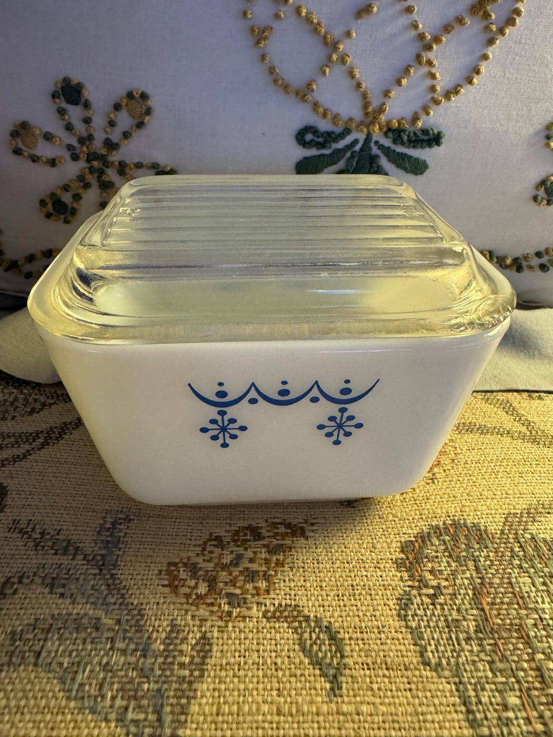 Vintage Pyrex Snowflake Garland Pattern Refrigerator Dish/lid #501. 1 1 ...