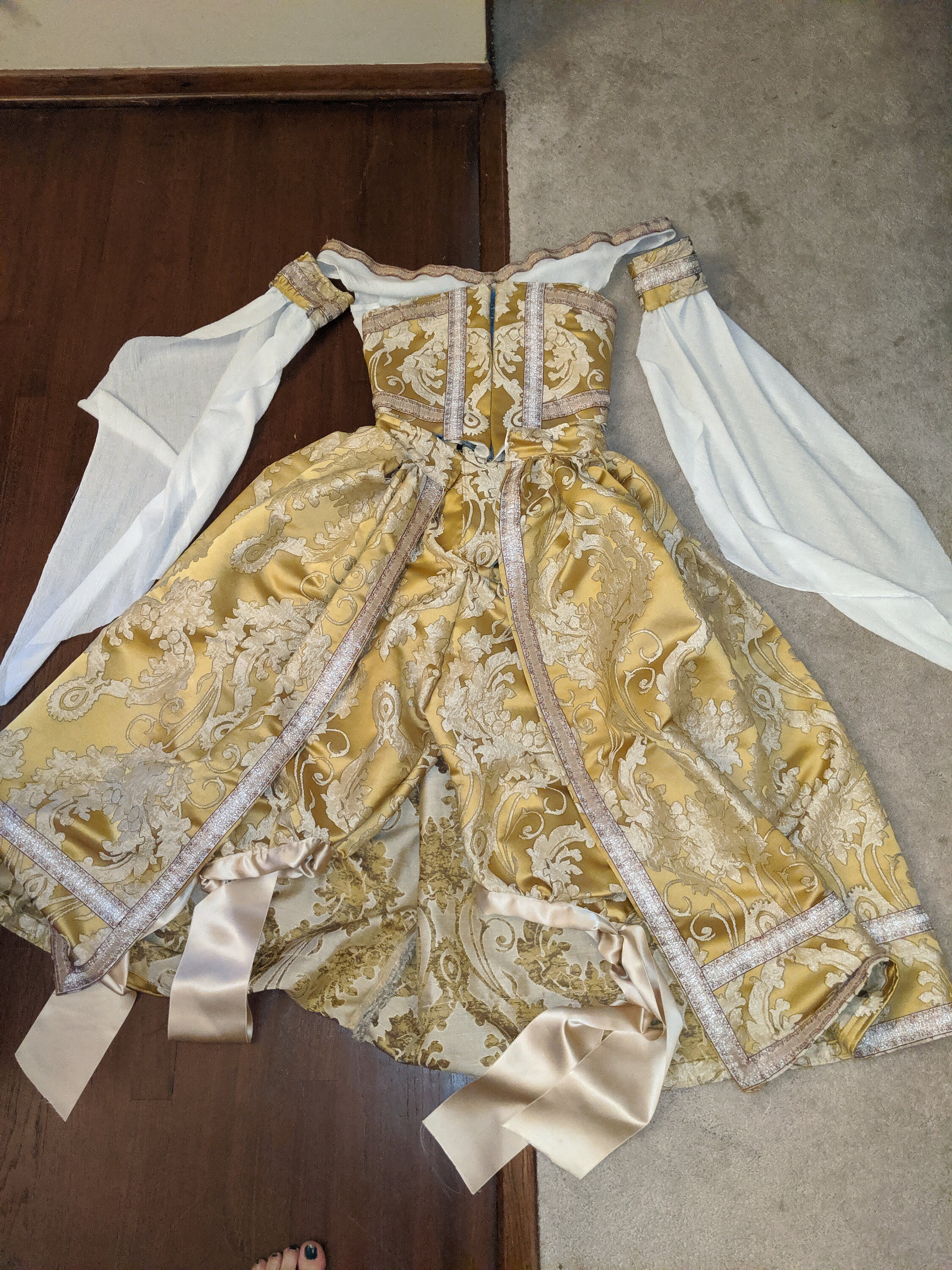 Medieval Renaissance Courtesan Outfit Made to Order - Etsy