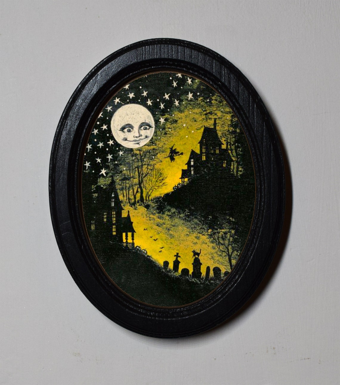 Halloween Black Oval Wooden 3 X 4 Inch Framed Picture Wall Hanging ...