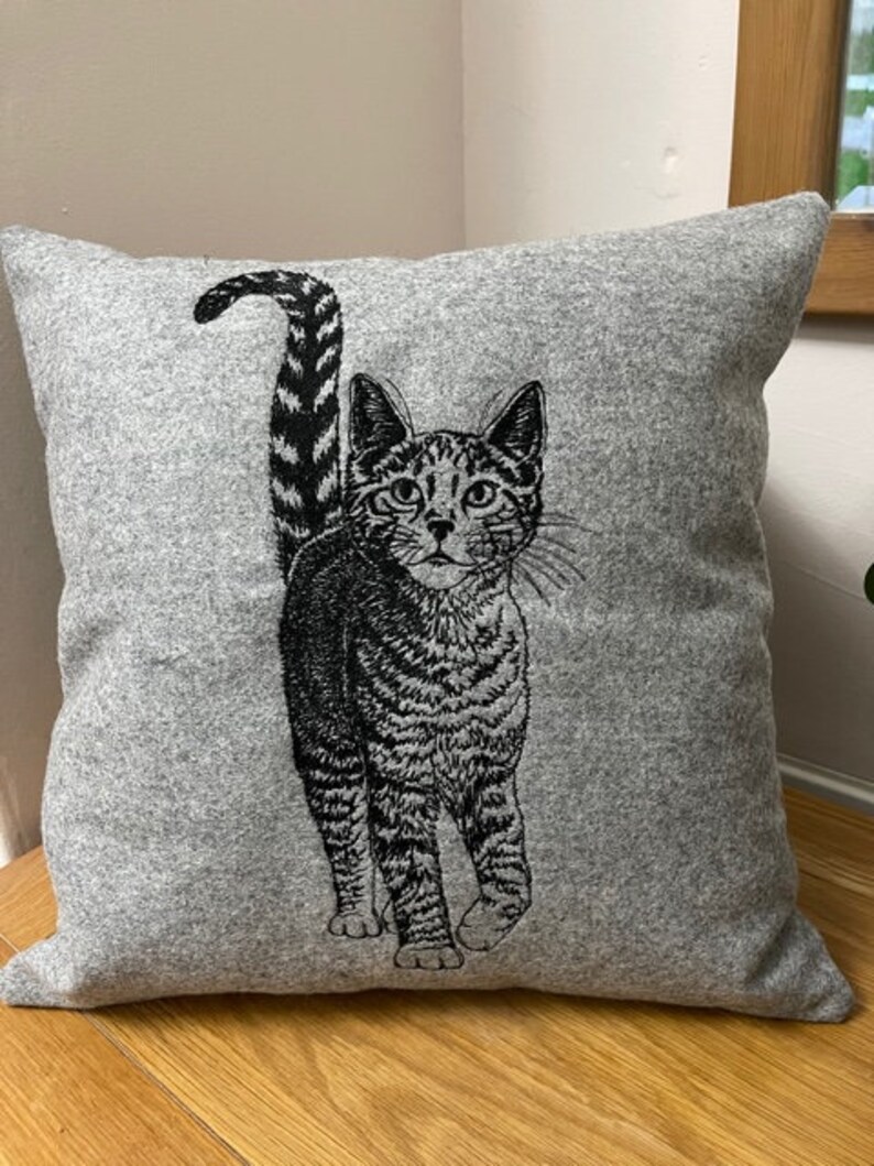 Tabitha Tabby Cat Machine Embroidery File Sketched Style. 5 - Etsy UK