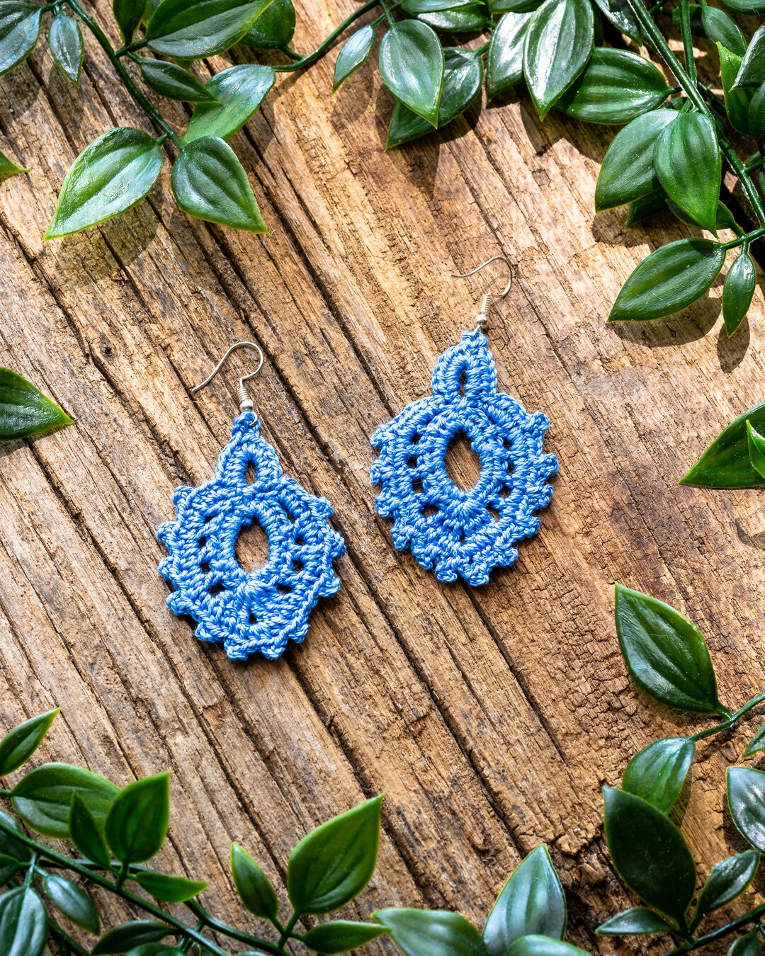 Pendientes colgantes de ganchillo azul claro, hechos a mano, ligeros y ...