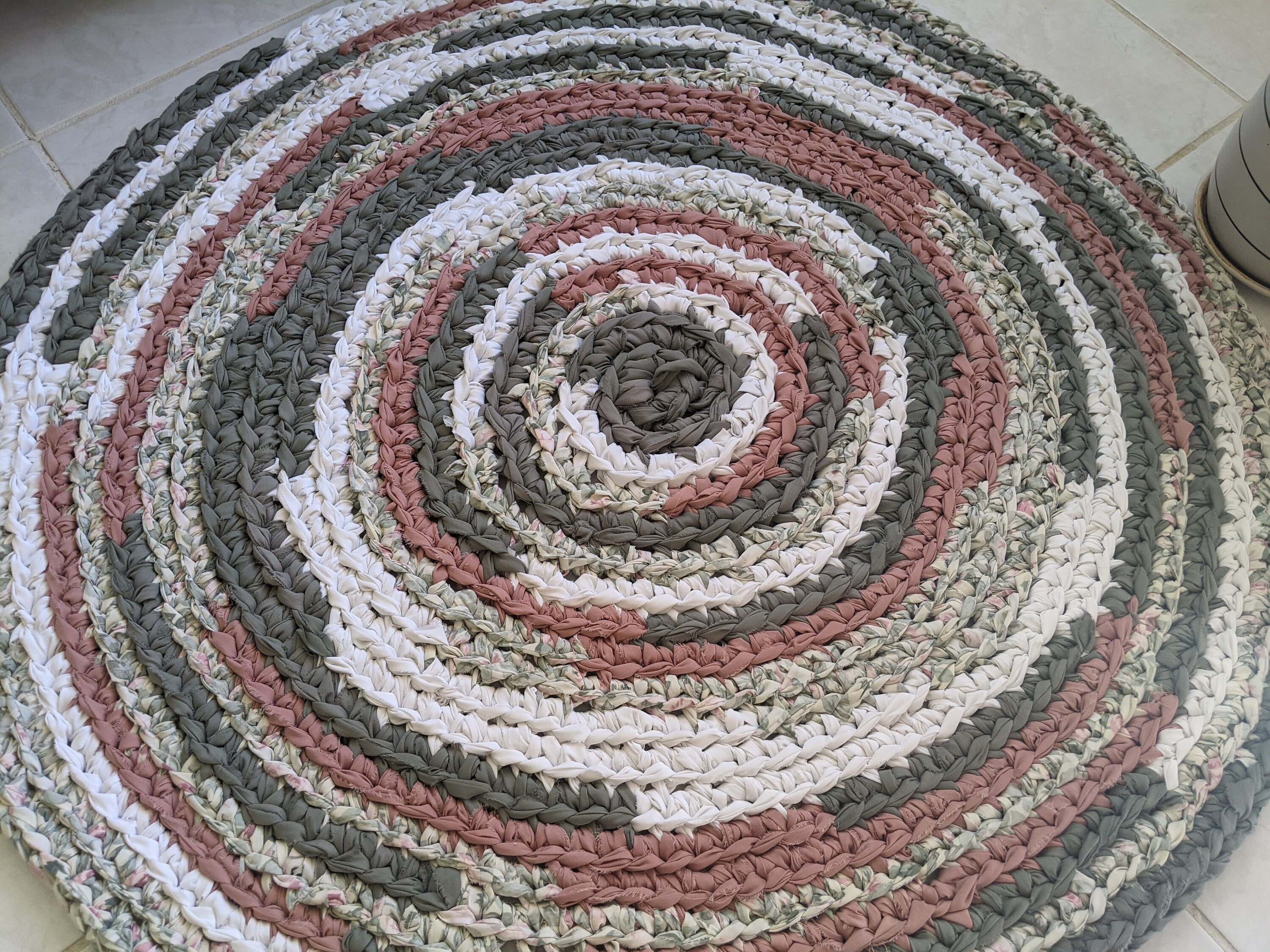 40" Hand Crocheted Rug Grey, Pink, and White Swirl - Etsy UK