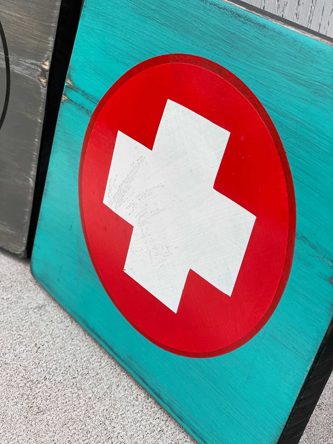 Distressed TF2 Themed Ammo and Health Pack Wall Signs | Etsy