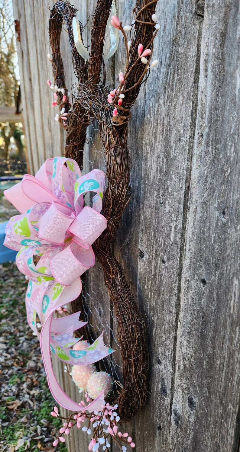 Easter Bunny Grapevine /farmhouse Easter Wreath /pip Berry - Etsy