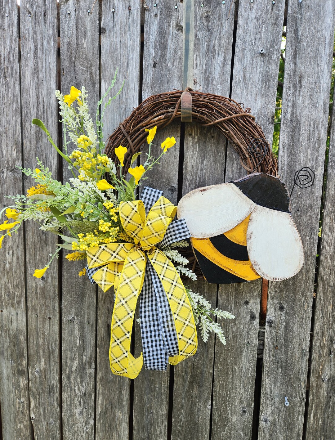 Rustic Bee Grapevine, Yellow & White Flower Wreath, Summer Country ...