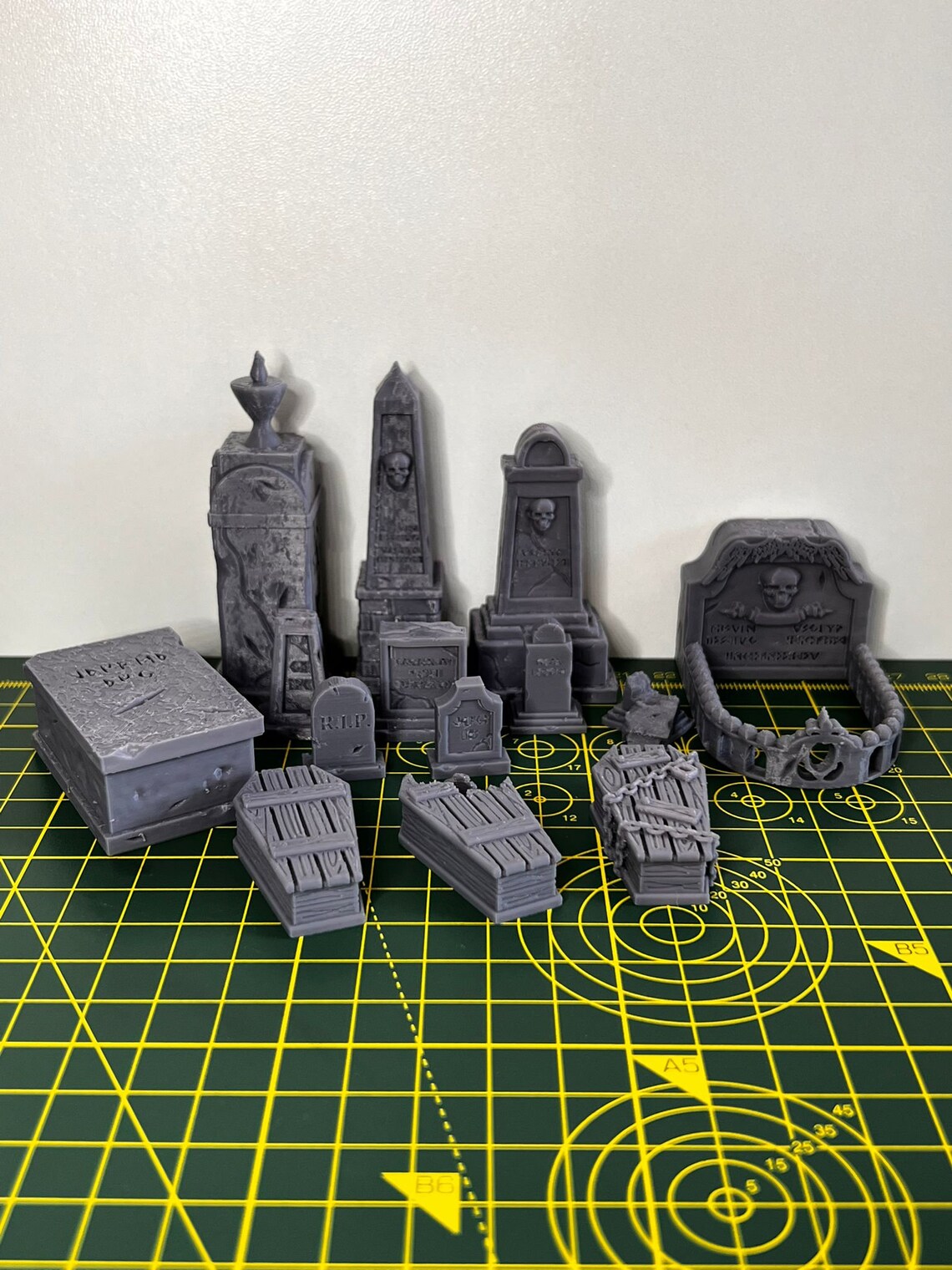 Mausoleum Graveyard Scene - Scenic Dnd Terrain - Halloween Decoration ...