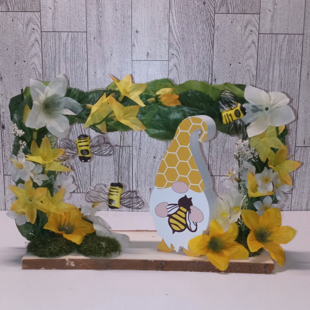 Bee Gnome Diorama | Gnome Bee Centerpiece - Etsy