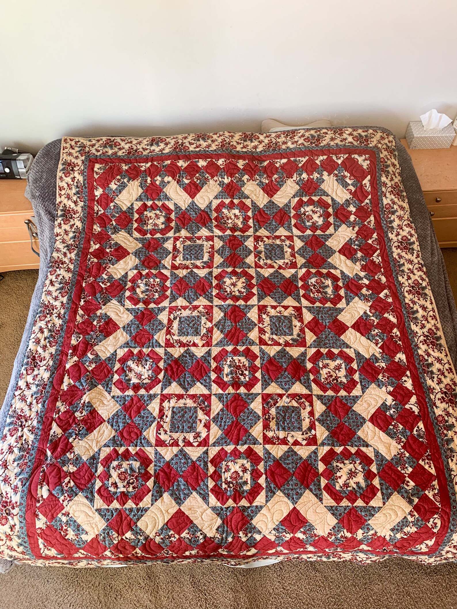 Charming Hand-pieced Quilt - Etsy