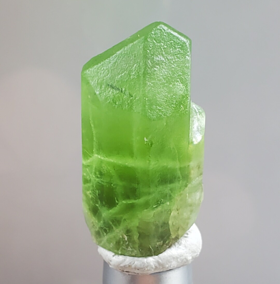 Peridot Crystal 37.75 Carat / Peridot Minerals / Peridot Specimens ...