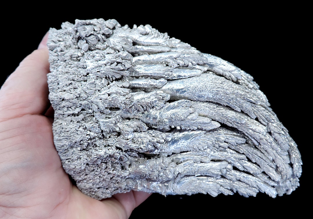 Amazing Large Specimen of Crystalline Magnesium Metal Showing Elongated ...