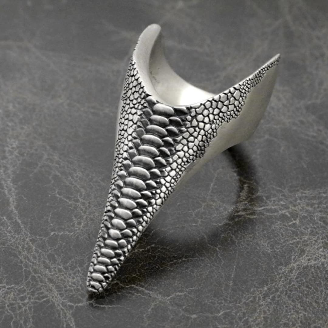 V-shaped Scale Ring - Etsy