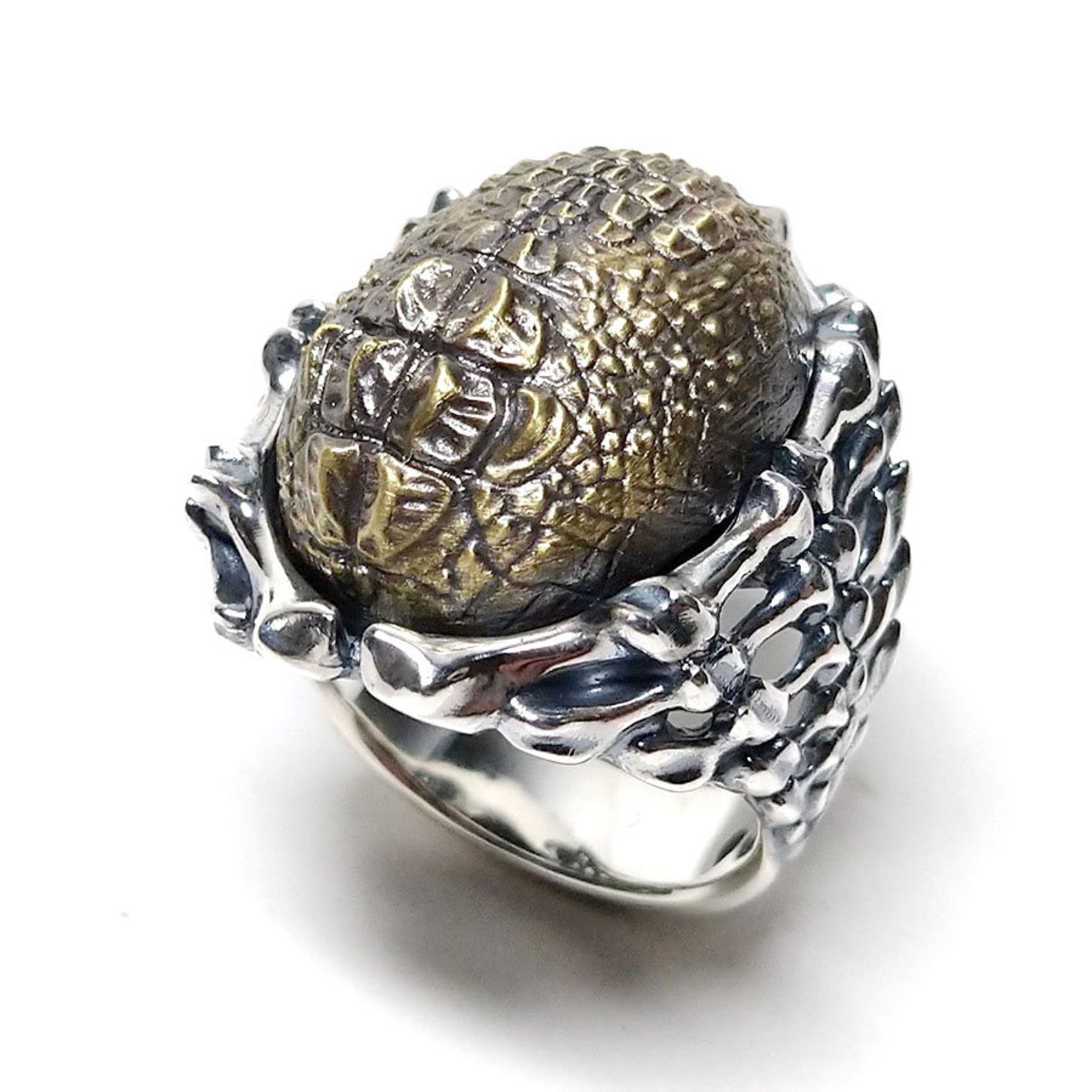 Creature Rib Ring / SFD-R-130 | Etsy