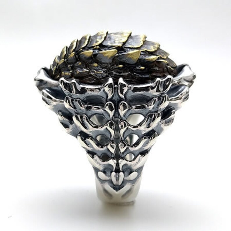 Creature Rib Ring / SFD-R-130 | Etsy