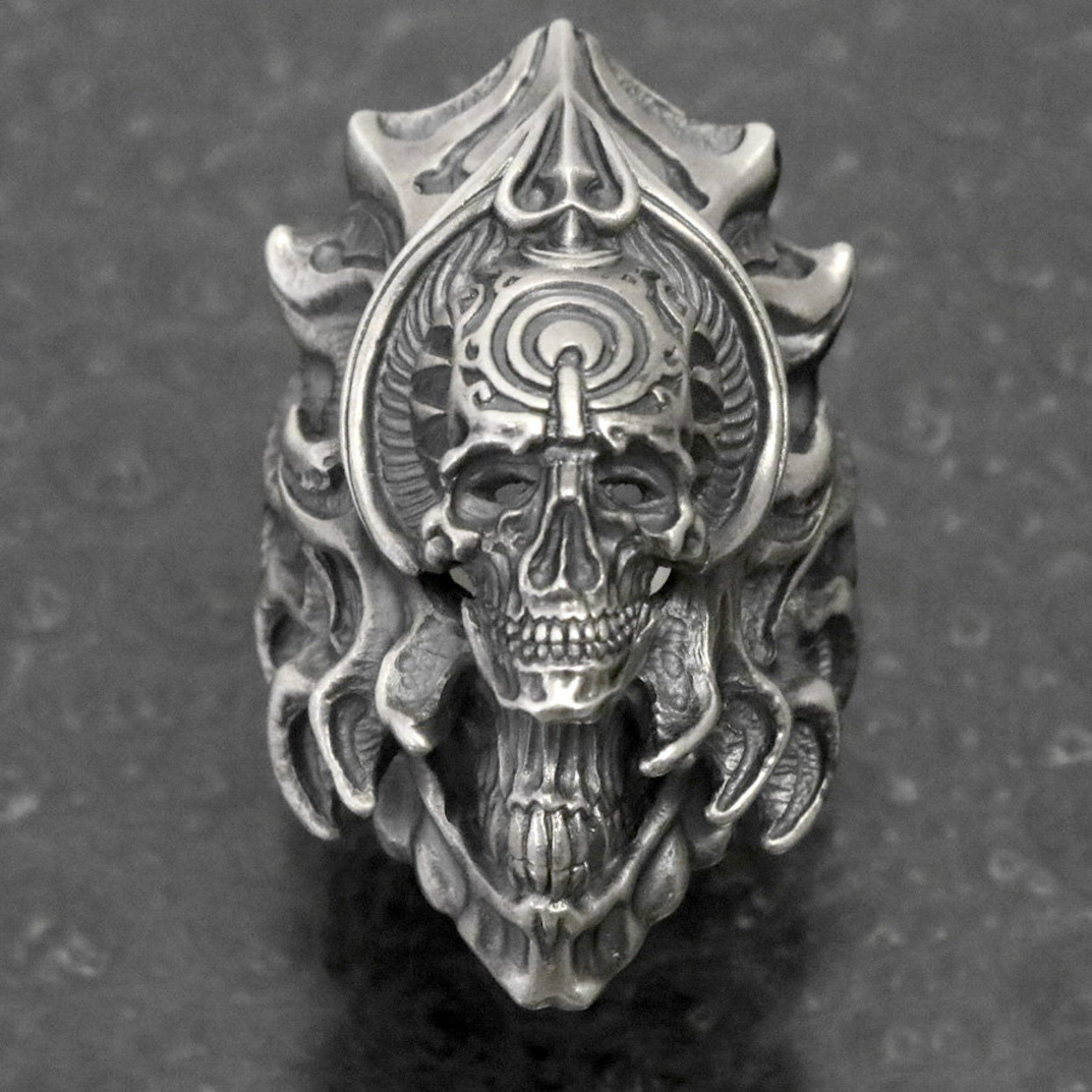 Parasite Ring | Etsy