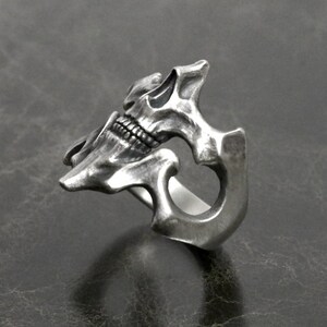 Vortex Skull Ring - Etsy