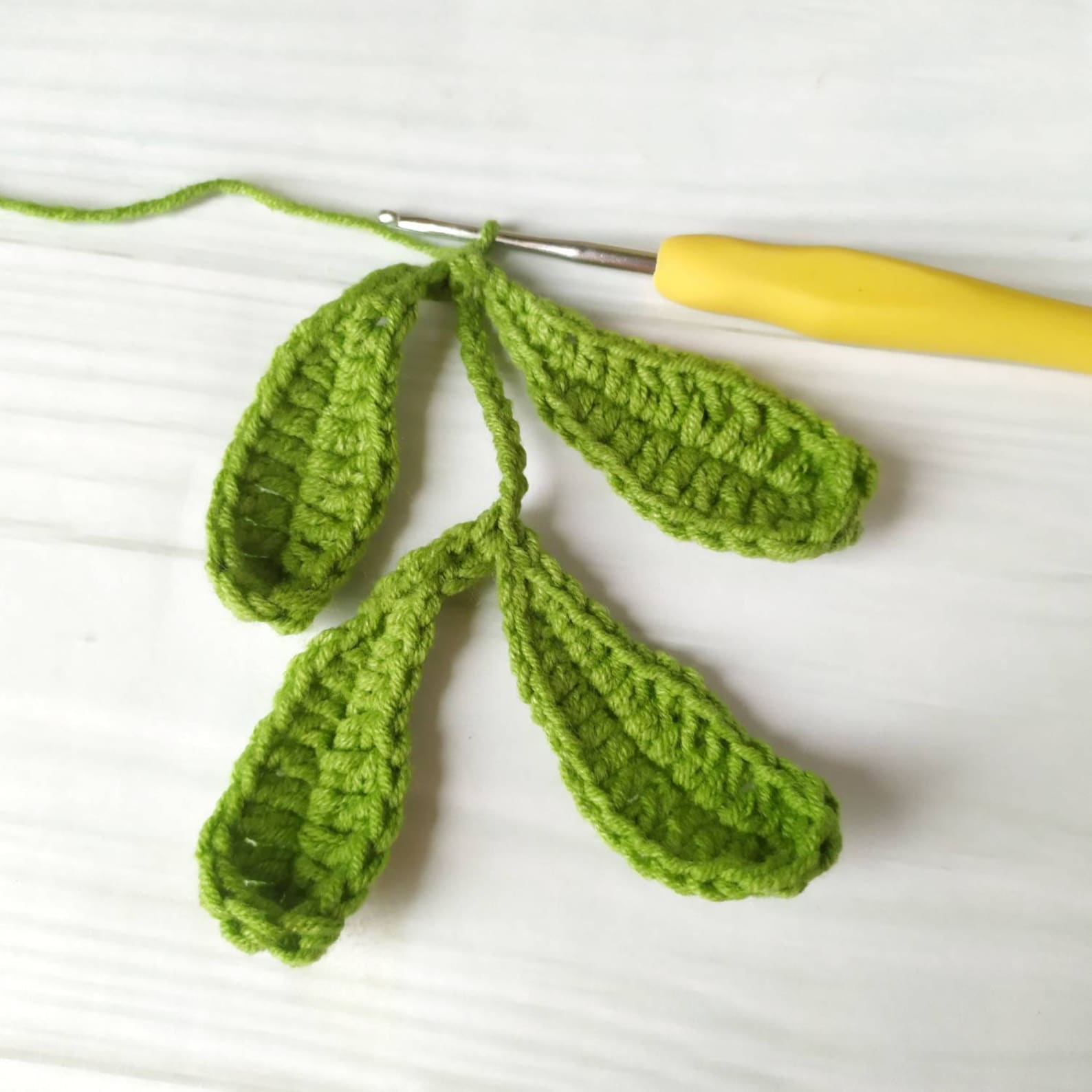 Hanging Christmas Mistletoe Ornament Crochet Pattern for - Etsy