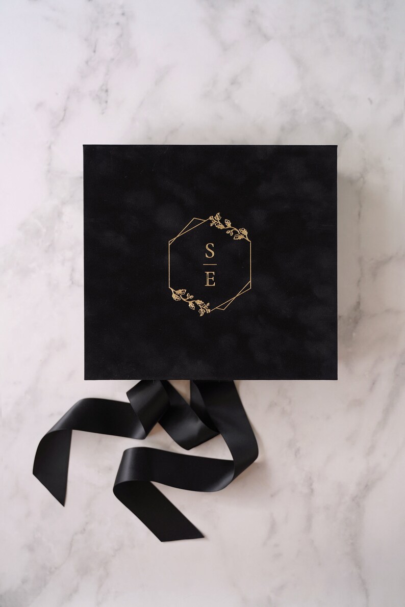 Black Velvet Wedding Invitation Box – Acrylic Card, Bridesmaid Gift - Etsy