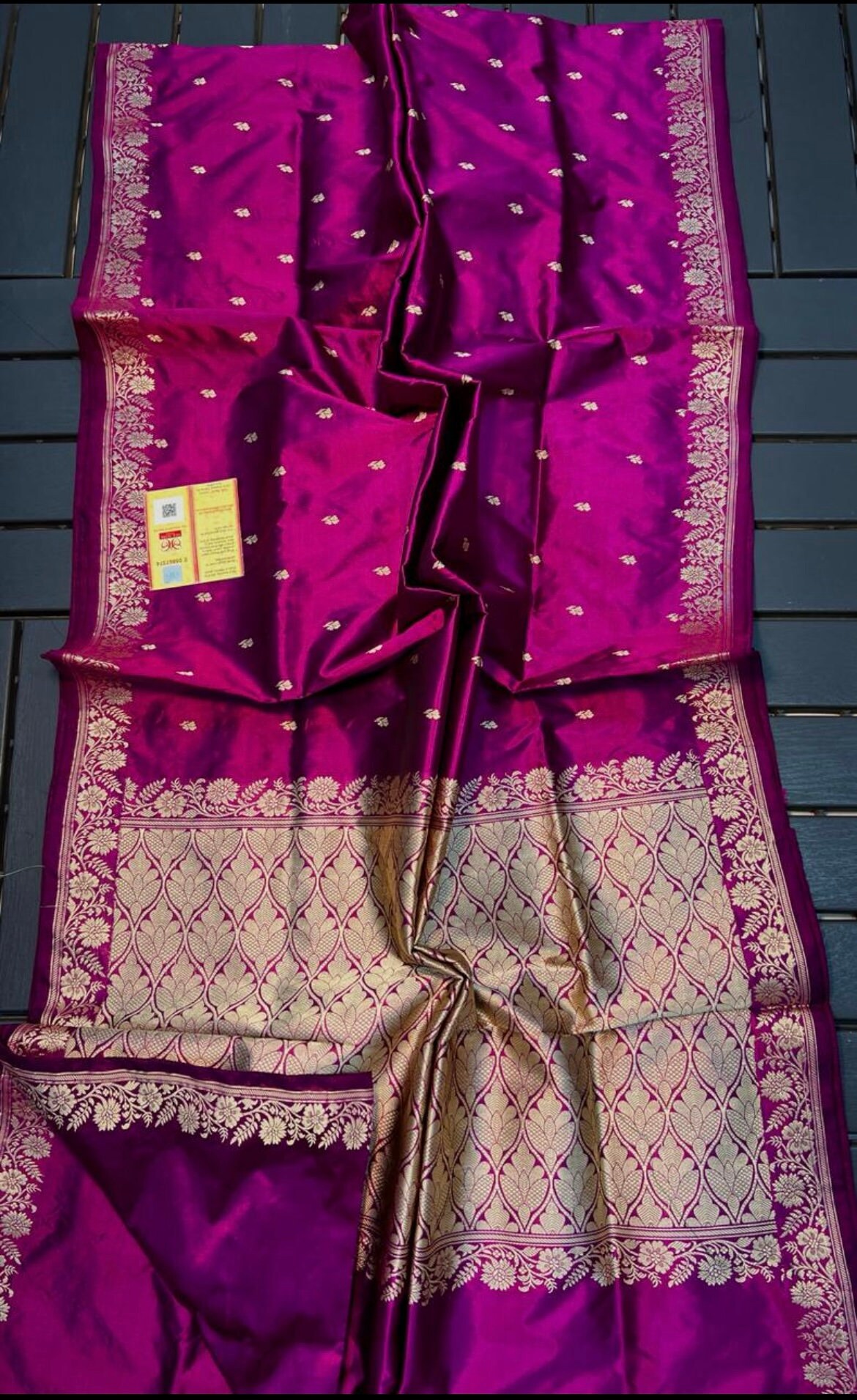 Beautiful Handloom Pure Banarasi Katan Silk Sari With Resham Booties ...