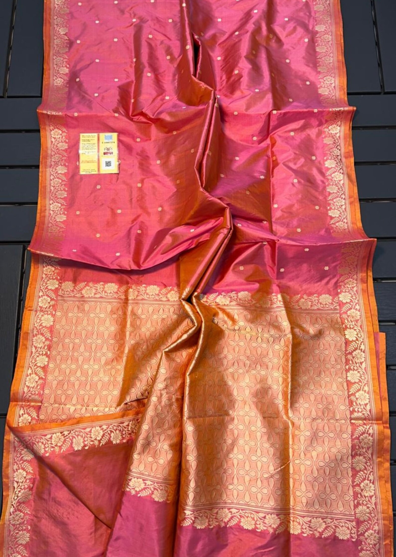 Beautiful Handloom Pure Banarasi Katan Silk Sari With Resham Booties ...