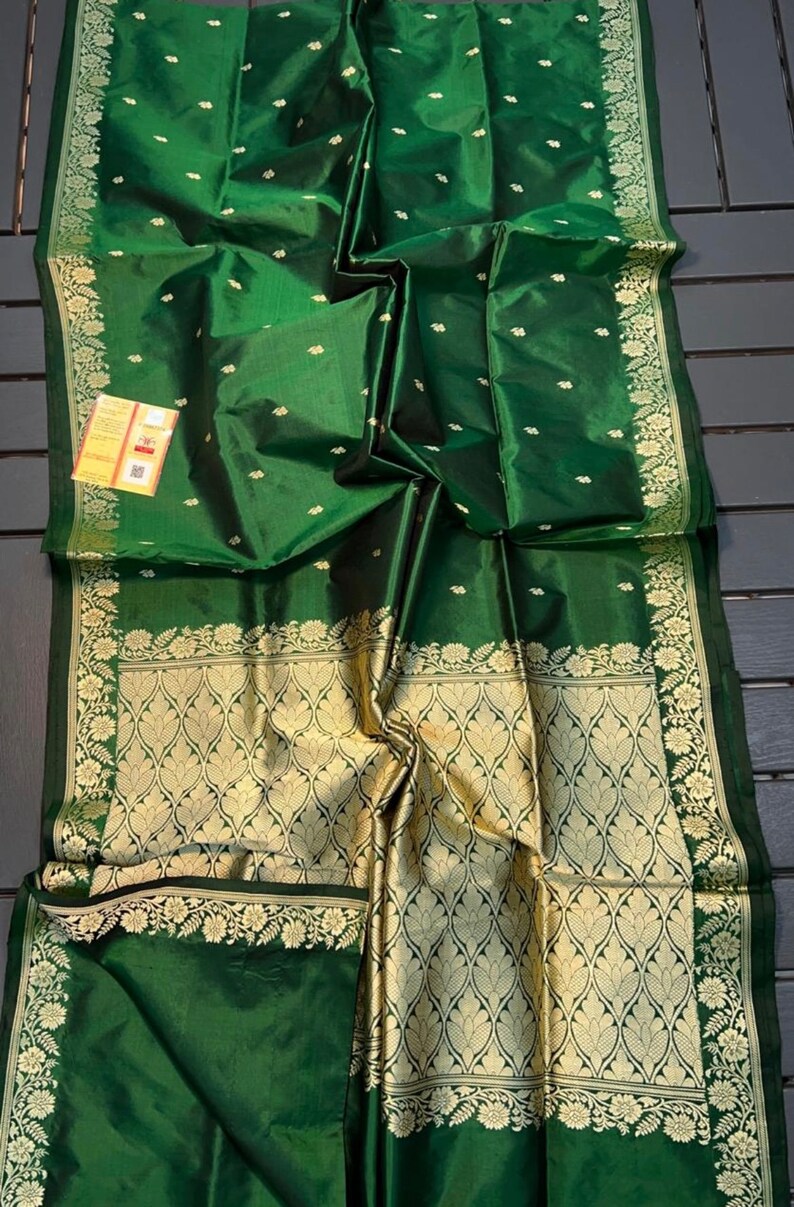 Beautiful Handloom Pure Banarasi Katan Silk Sari With Resham Booties ...